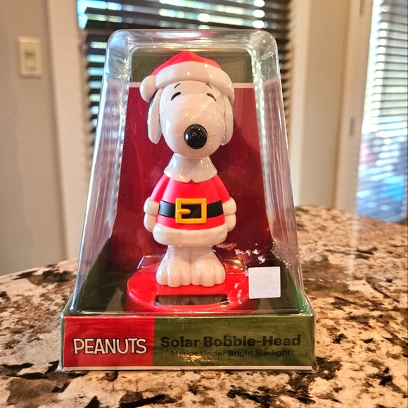 Peanuts | Holiday | Peanuts Snoopy Solar Bobbler | Poshmark